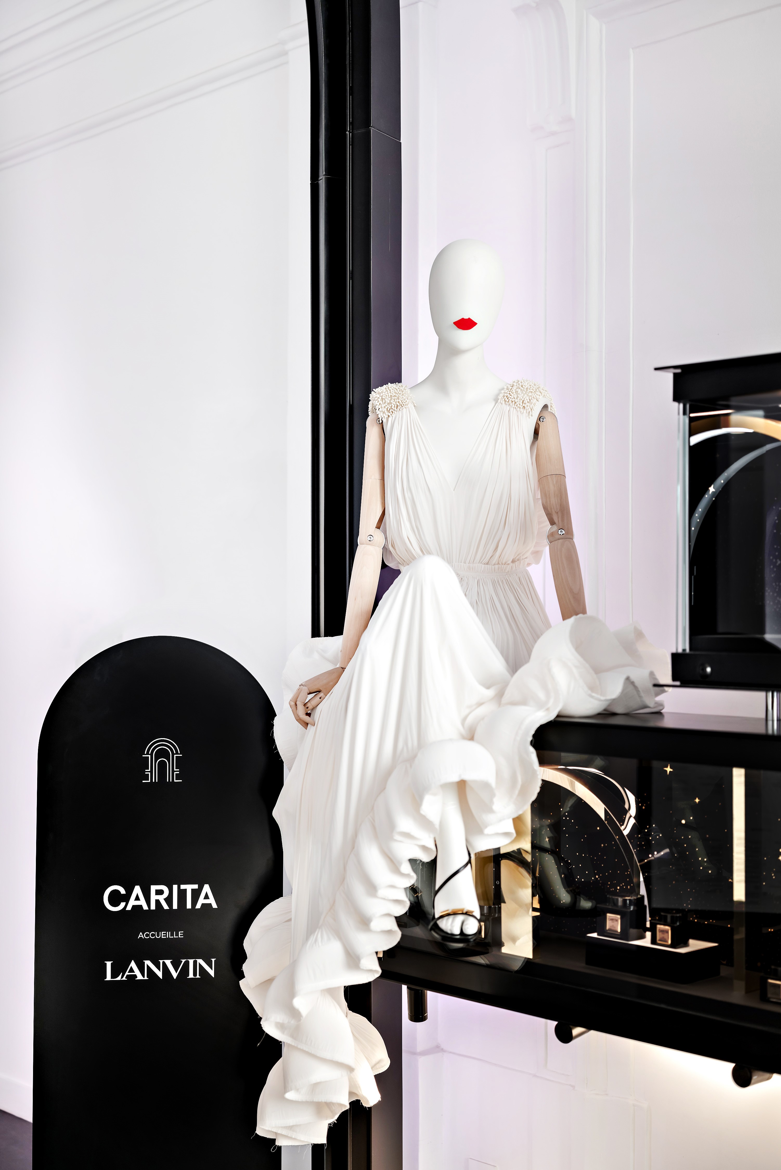 「CARITA 臻迎 LANVIN」 CARITA X LANVIN高定造型展2月21日起限时启幕
