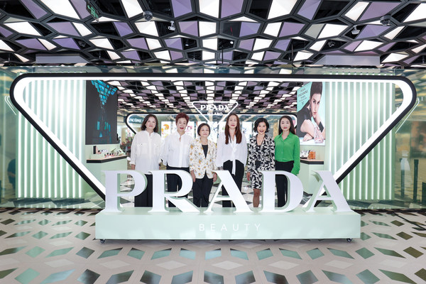 Prada普拉达香水美妆中国上市活动暨中国首家专门店落户上海_资讯频道_悦游全球旅行网
