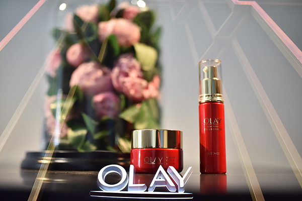OLAY全球首发“小脸精华”，揭开无惧年龄小脸奥义